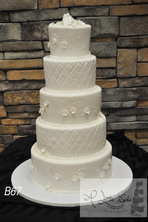 B67 – Fondant Wedding Cake With Delicate Flower Design