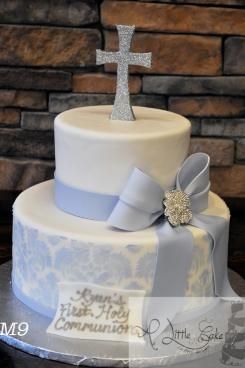 M9 – Blue Bow Communion Cake